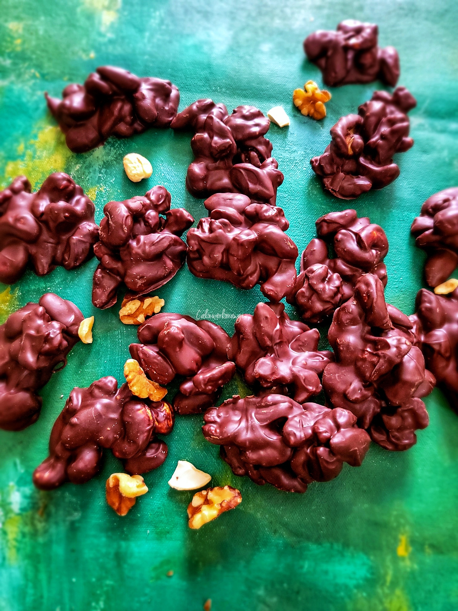 3 Ingredient Mixed Nut Chocolate Clusters Recipe - Cakeworkorange