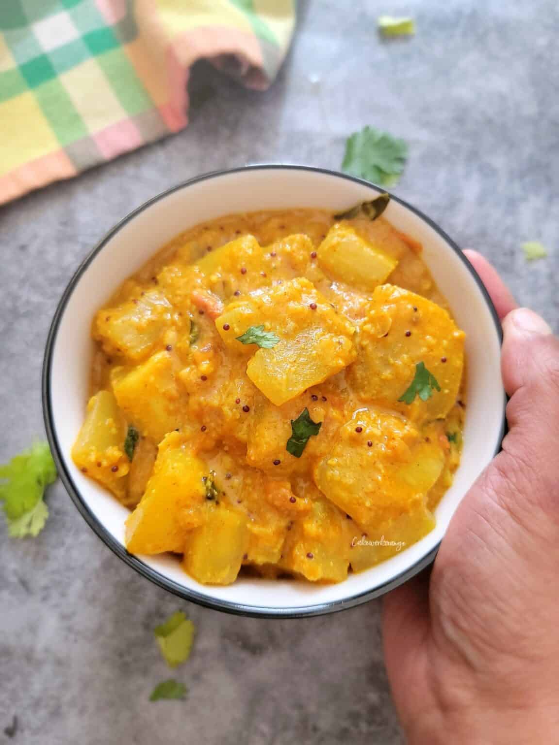 Sorakkai Gravy Recipe | Bottle Gourd Curry with Milk - Cakeworkorange