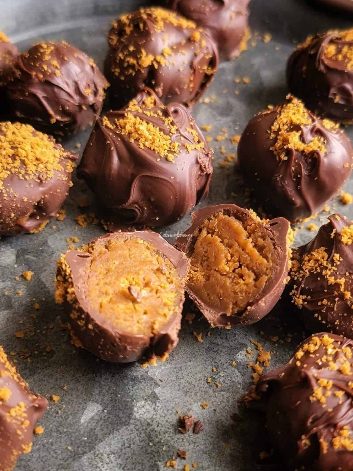 No-Bake Biscoff Chocolate Truffles - Cakeworkorange