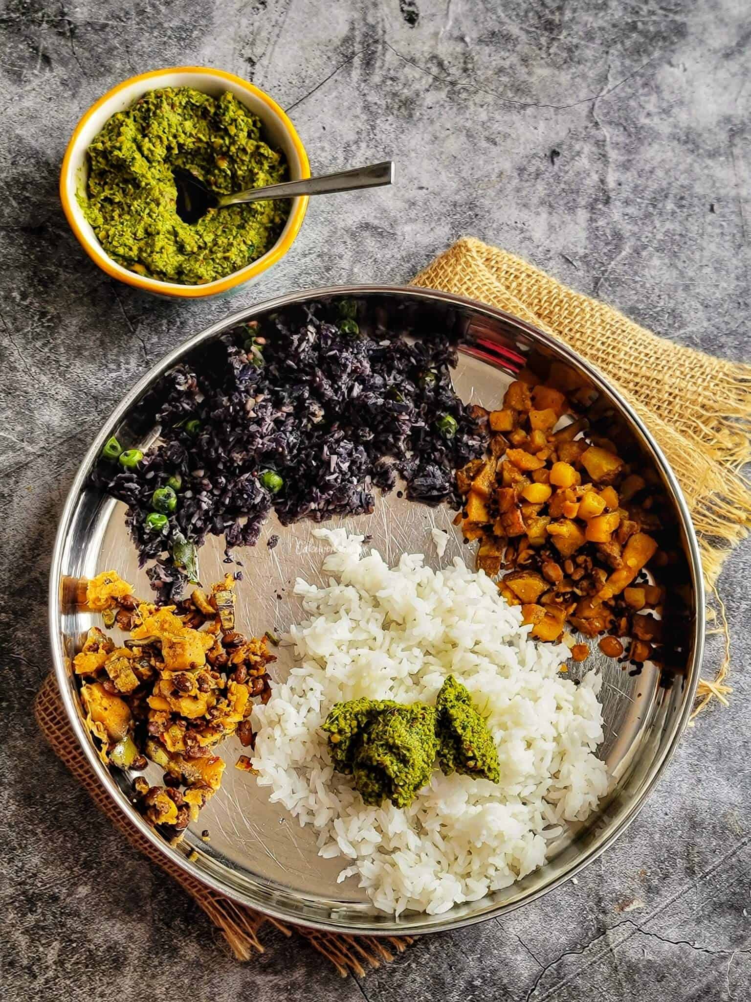 Kothamalli Thogayal Recipe | Coriander Leaves Thuvaiyal - Cakeworkorange